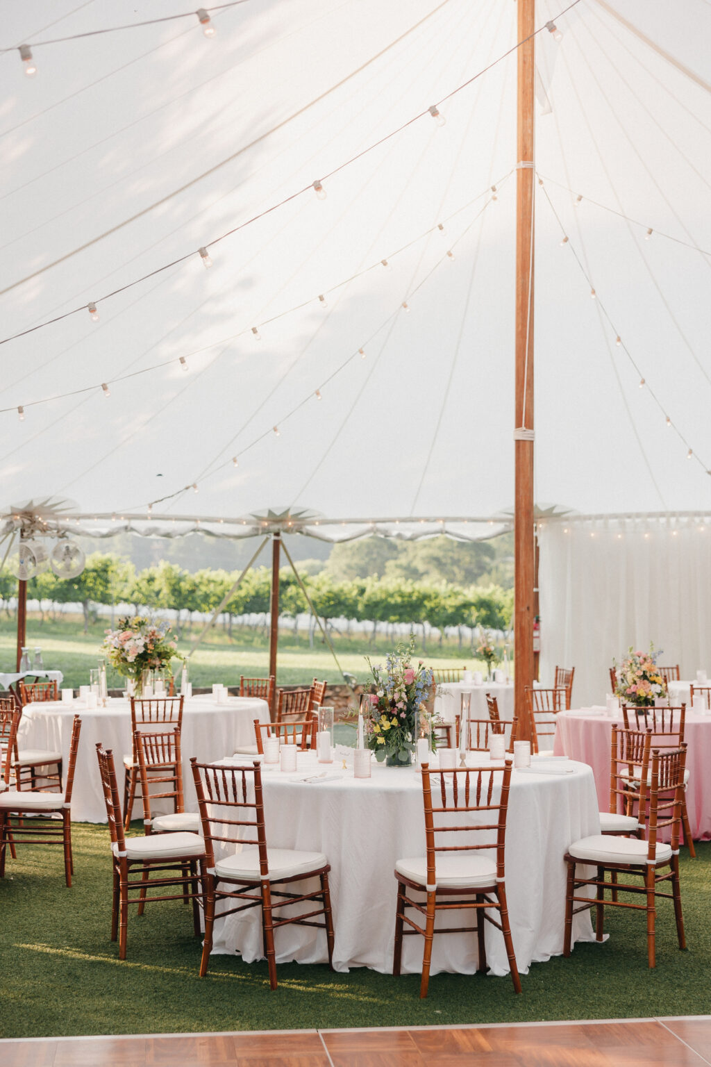 Emily & Heyward’s Dreamy Summer Wedding at Keswick Vineyards | A Floral ...